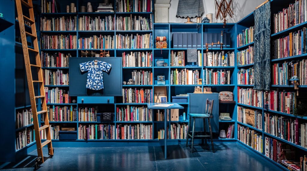 The Building of a Library - Tatter