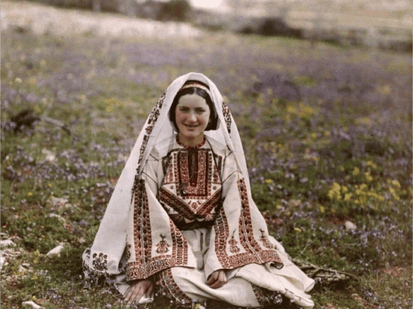 World Embroidery Series II: Palestinian Thobe Embroidery - Tatter